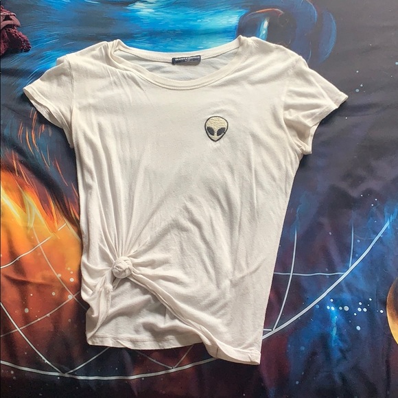 Brandy Melville | Tops | Brandy Melville Alien Tee | Poshmark